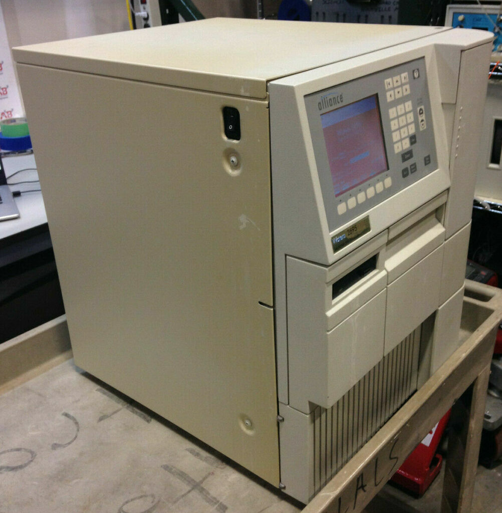 Waters Alliance 2695 Separations Module with a 996 Photodiode Array Detector - AFAB Lab Resources